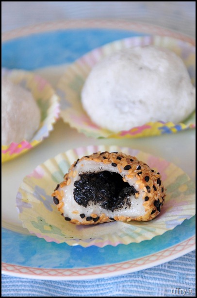 uTry.it: Black Sesame Seed Mochi